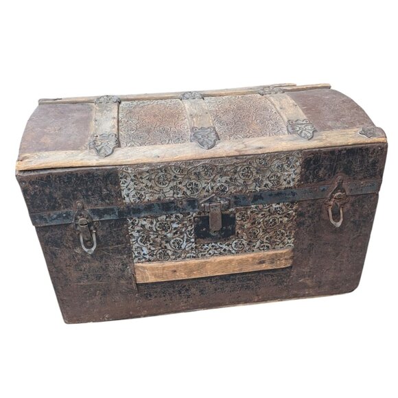 Antique | Storage & Organization | Antique Late 80s Camelback Steamer ...